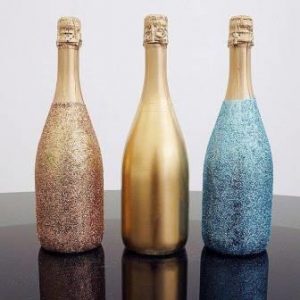 Las Mejores 15 Ideas para Decorar Botellas con Glitter